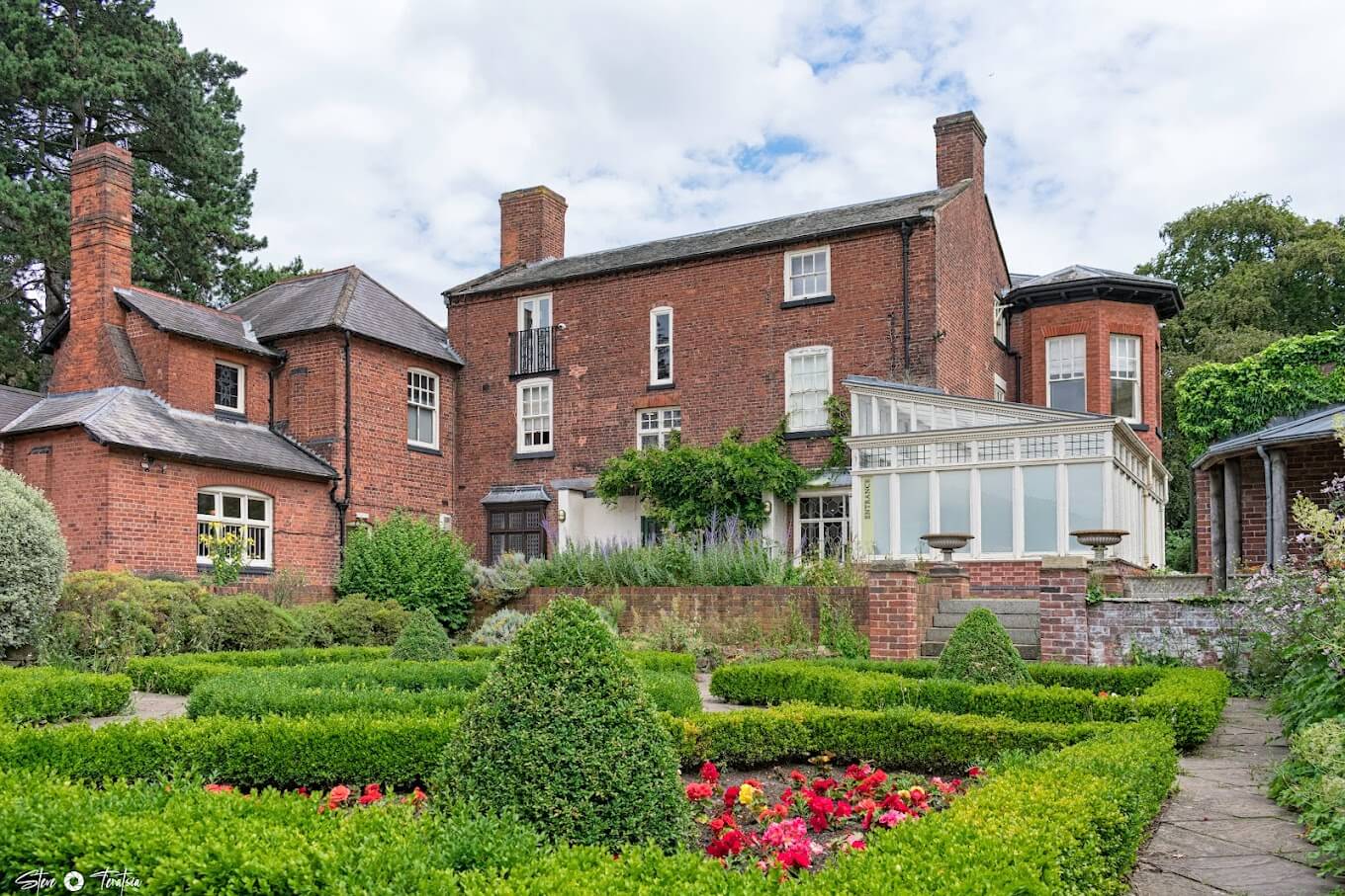 10+ Best Things to Do in Wolverhampton for Fun: 2024 Guide • Paragon Living